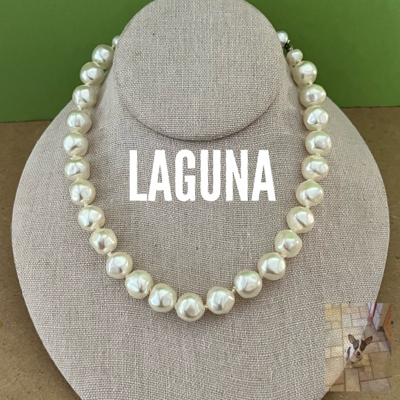 Laguna B | Jewelry | Vintage Laguna Faux Pearl Necklace | Poshmark